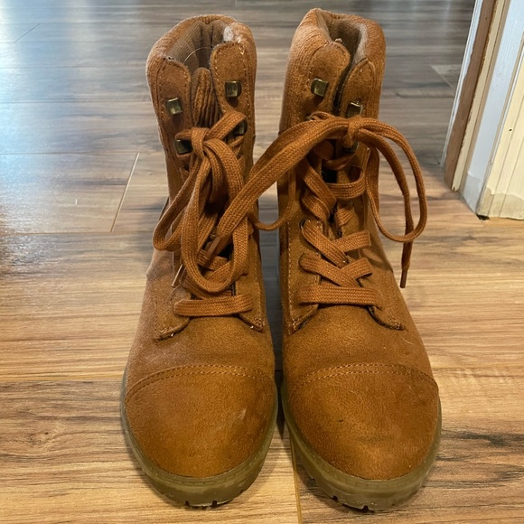 Universal Thread | Shoes | Universal Thread Fall Combat Boots | Poshmark